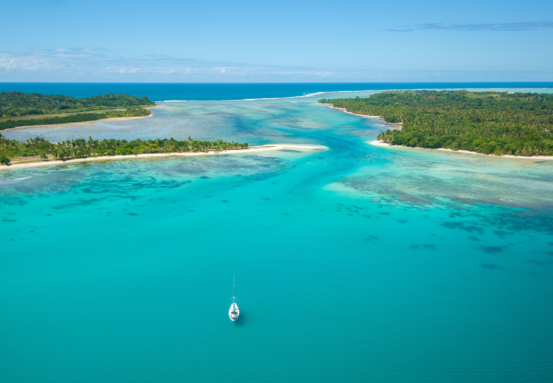 Visit the islands and beaches of Madagascar